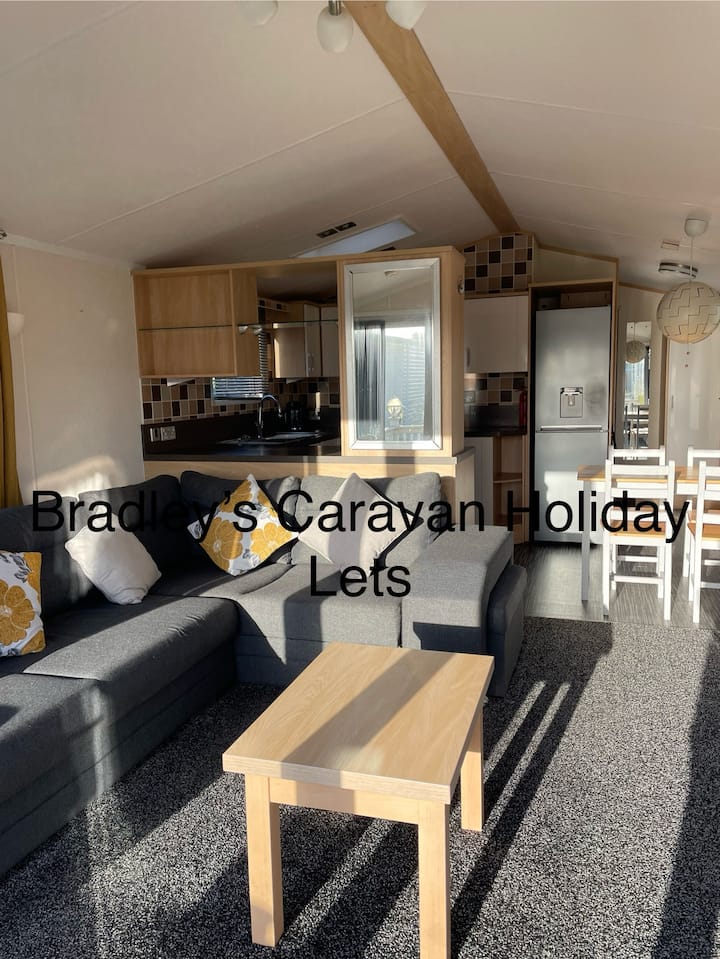 Modern Six Berth Static Caravan On Maple Lake - Skegness