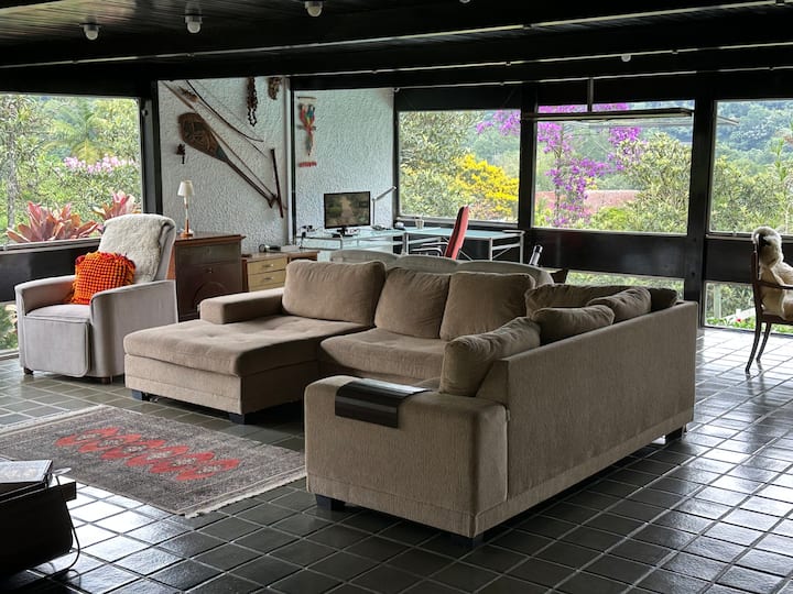 Casa Com Amplo Jardim. Piscina. - Teresópolis