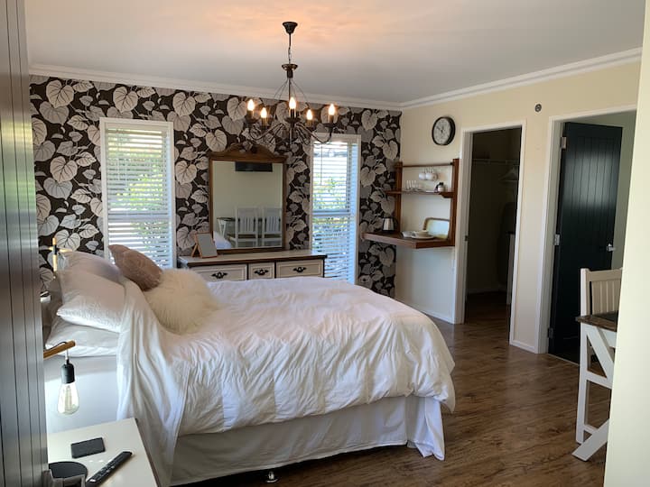 Lovely Self Contained Ensuite Room In Welcome Bay - Tauranga