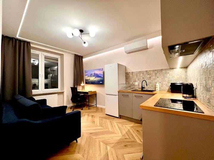 Excellent Location Next To Varso With Ac - Warszawa