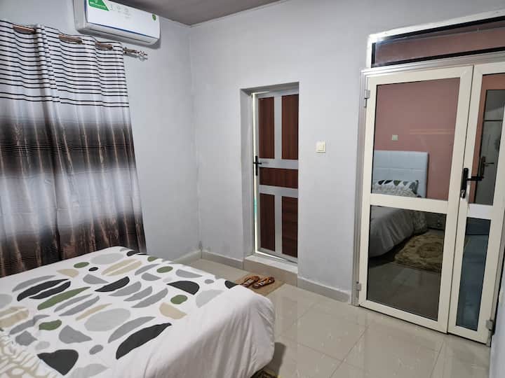 Chambre Salon Douche Cuisine - Conakry