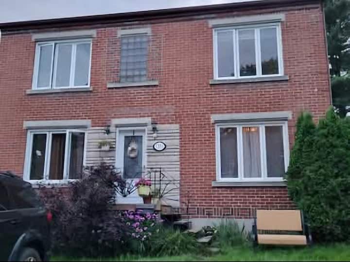 Excelente Casa Completa. - Sherbrooke
