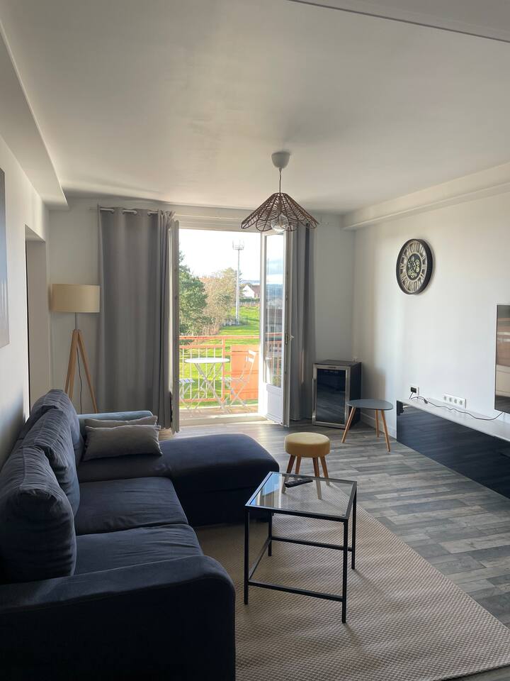 Appartement Entier Avec Balcon Et 2 Chambres - Montluçon