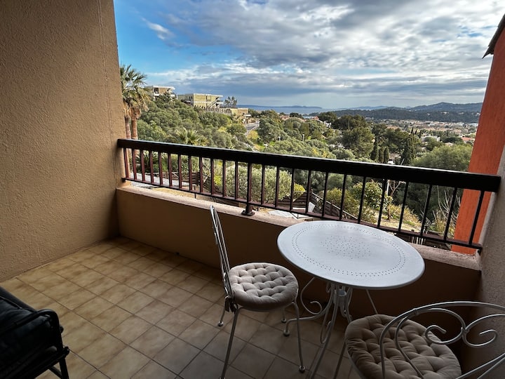 Studio Vue Mer Avec Balcon, Piscine Et Parking - Bormes-les-Mimosas