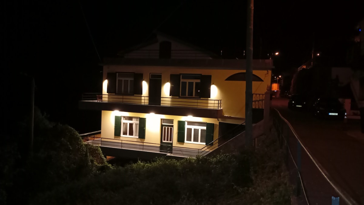 Búho amarillo II. - Casas en renta en Campanário, Madeira, Portugal ...