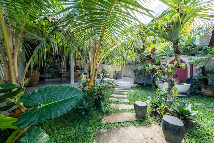 Balinese 2-bedroom Villa Near Waterfalls & Nature - Sidemen