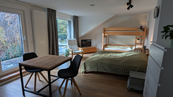 1-room Flat With Kitchen And Bathroom - Köln