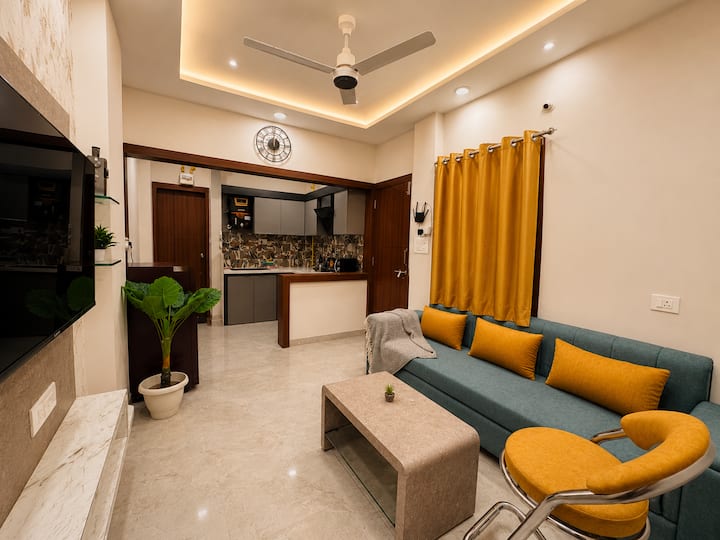 Home Escape Cozy 1bhk Apartment In Mahalaxmi Nagar - Indore