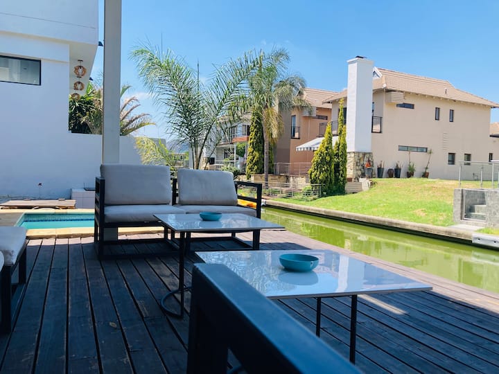 Canal View - Hartbeespoort
