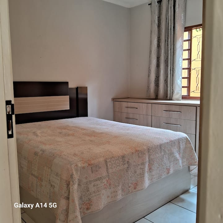 Quarto Com óTima Localização - 亞美利加納