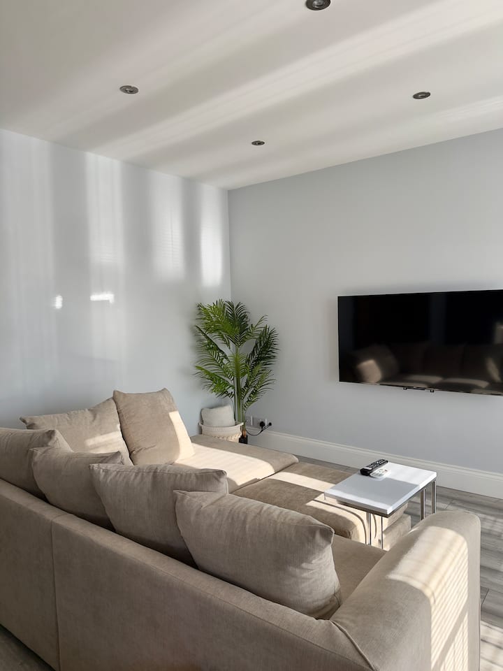 Central, Modern Flat - Bournemouth