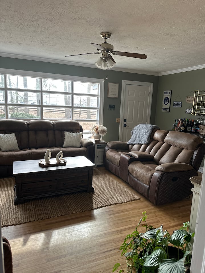Relaxing Country Home - Lavonia, GA