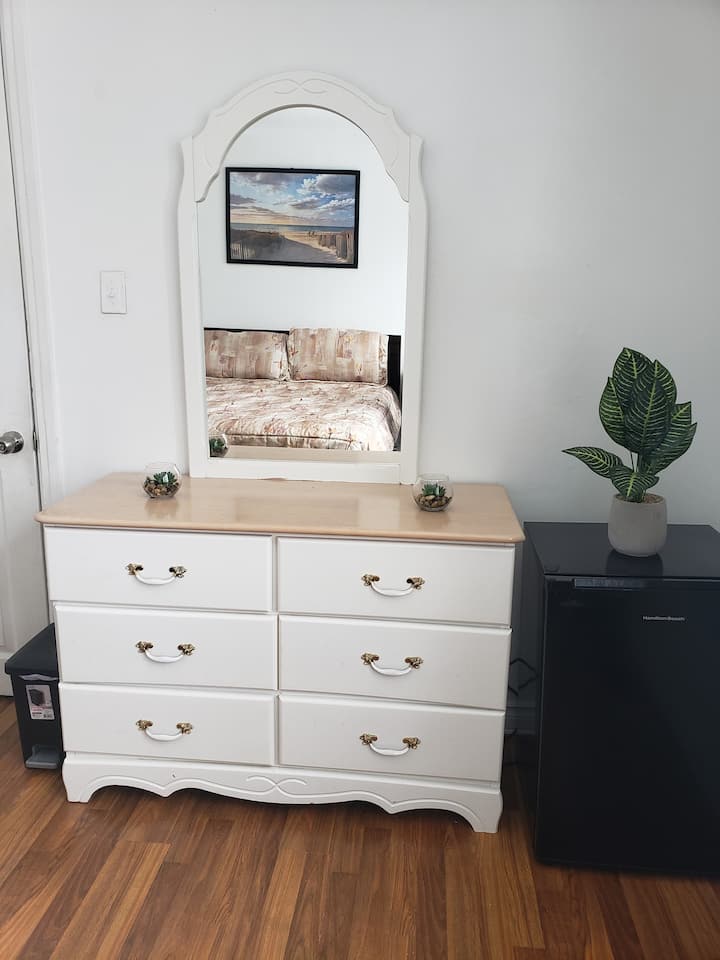 Sunny & Cozy Br With Queen Bed! - 聖約翰