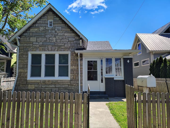 Charming 2-bedroom Home With Private Gym - Garfield Park Indianapolis