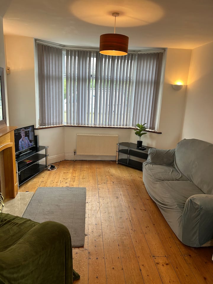 Spacious House In Westbury-on-trym - Bristol