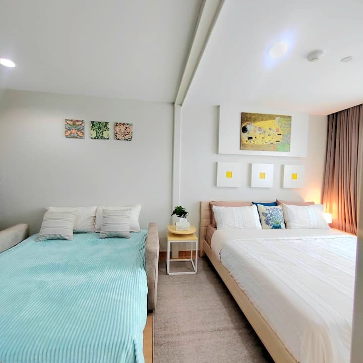 Near Bts & Pier | Pool, Free Wifi, Cozy Stay - Khlong San