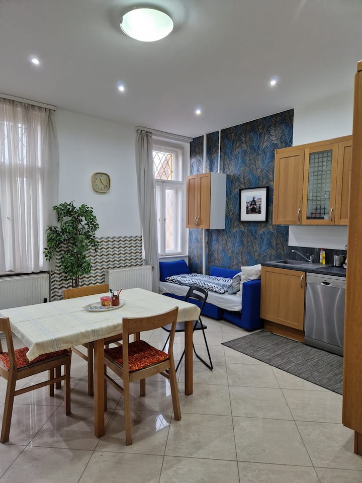 Grand Market,balcony, Parking - Hungary