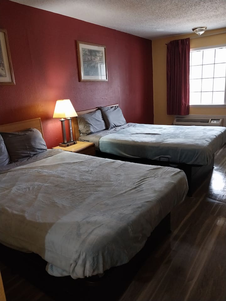 (142) 1 King Bed Hotel Room - Jackson, MS