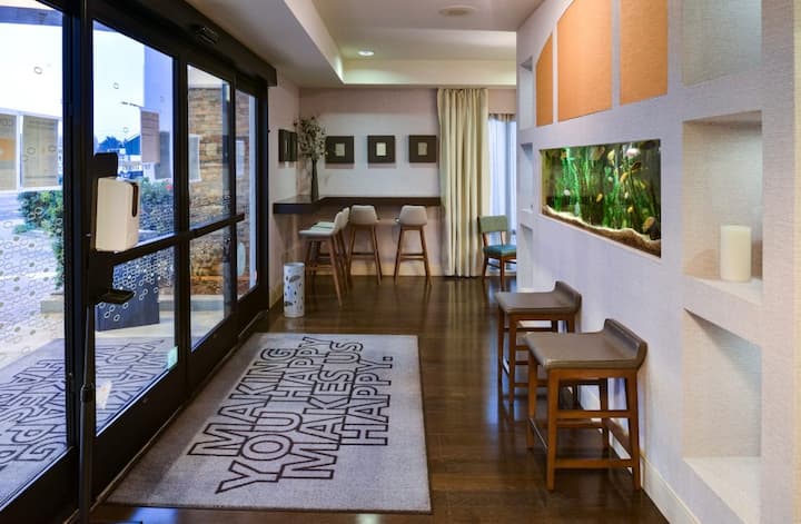 Stylish 2 Units W/ Parking & Breakfast - Pacifica, CA
