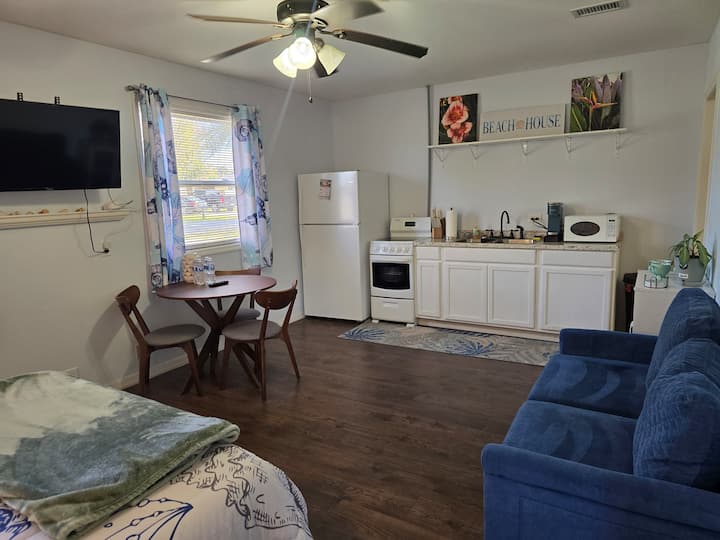 Breezy Hideaway. - Pensacola Beach, FL