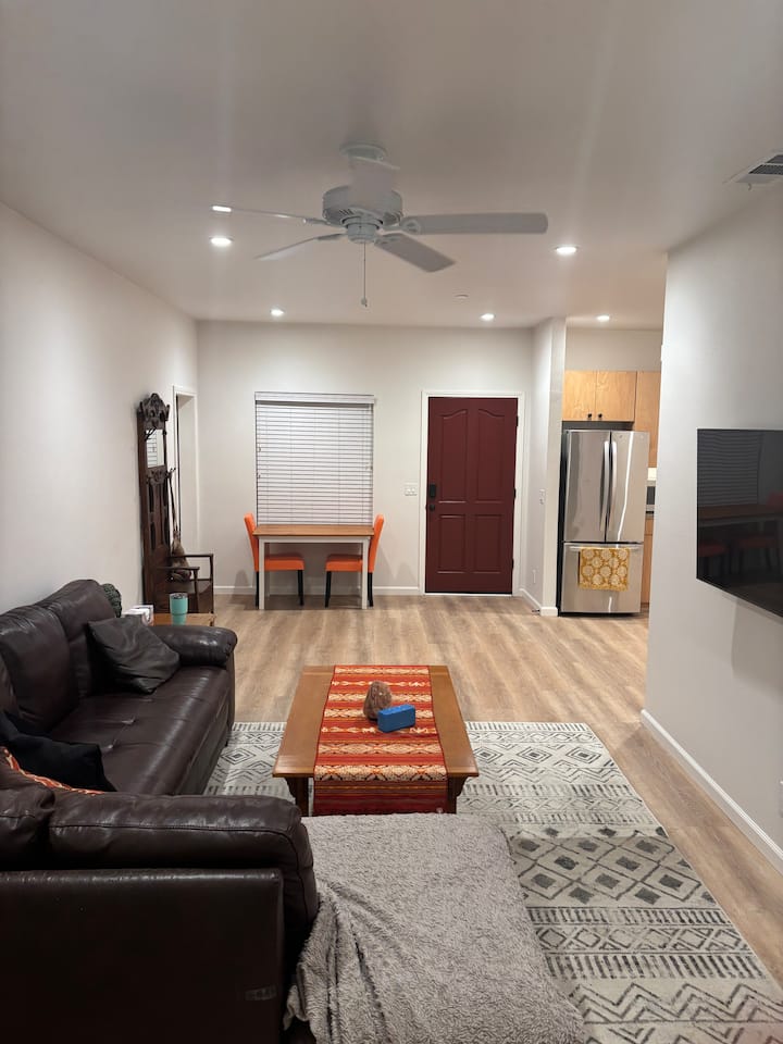 Charming Southside Duplex. - Lompoc, CA