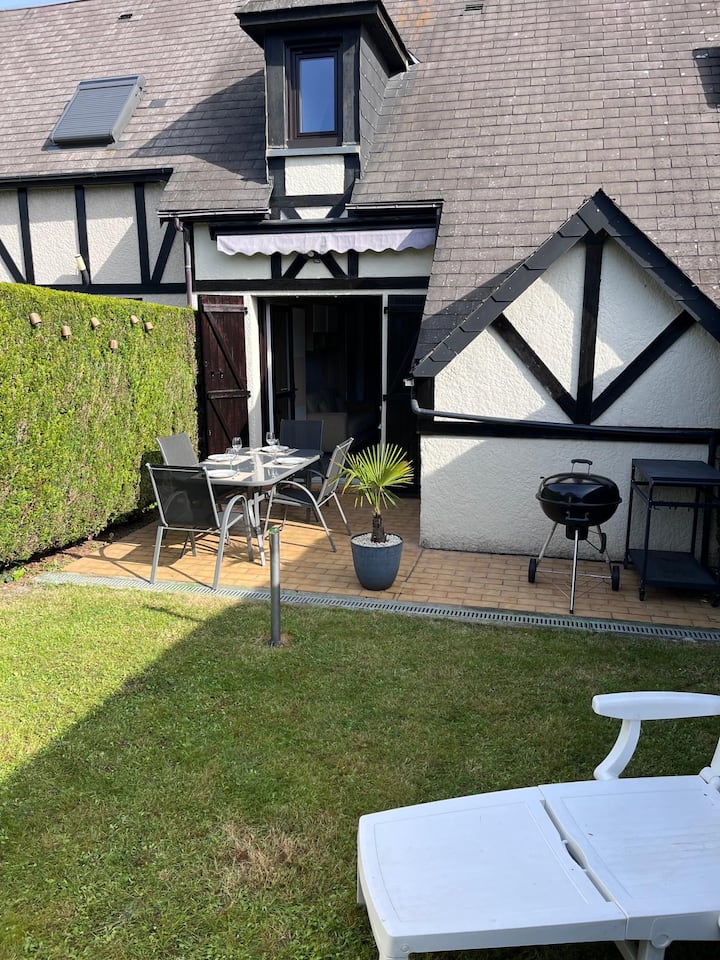 Cottage Cosy Avec Jardin, Piscine Et Parking - Cabourg