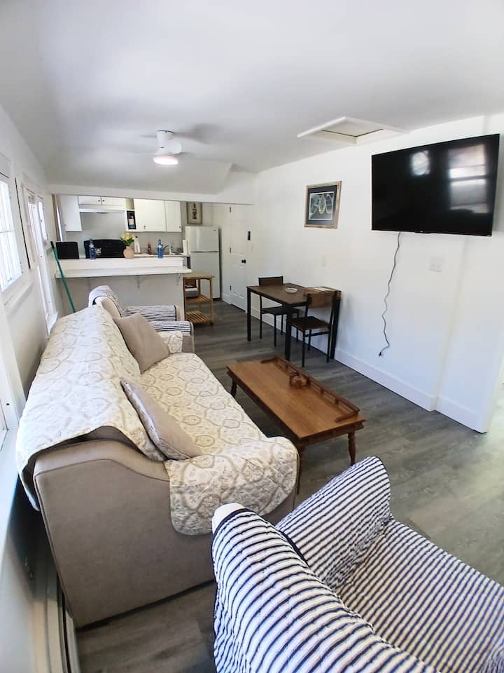 Newly Renovated 2 Bedroom Apt - Surfside Beach, ME