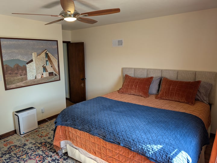 Beautiful Comfort Near Nature - Cedar Rapids, IA