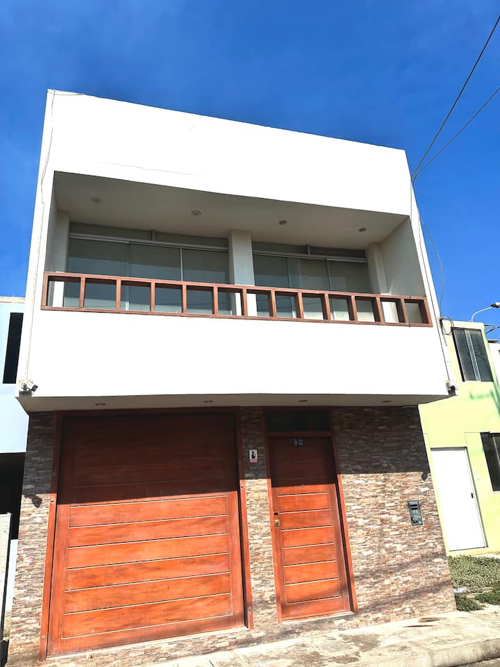 Casa Moderna-las Palmeras Moche - Moche