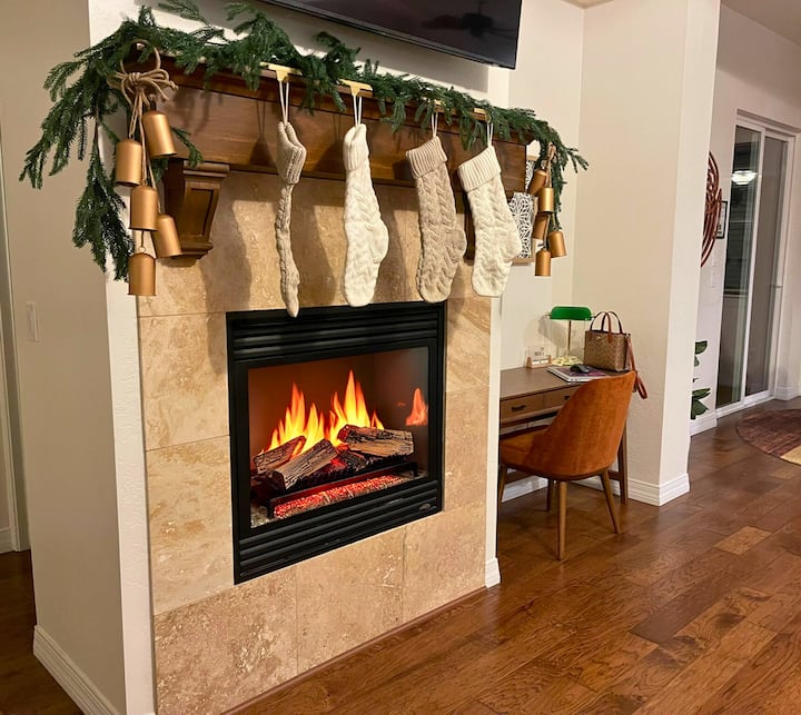 Midmod Winter Retreat | Near Downtown Flagstaff - Flagstaff, AZ