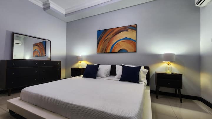 Luxury 2-bed Suite W/pool Beside Ac Marriott Hotel - Kingston