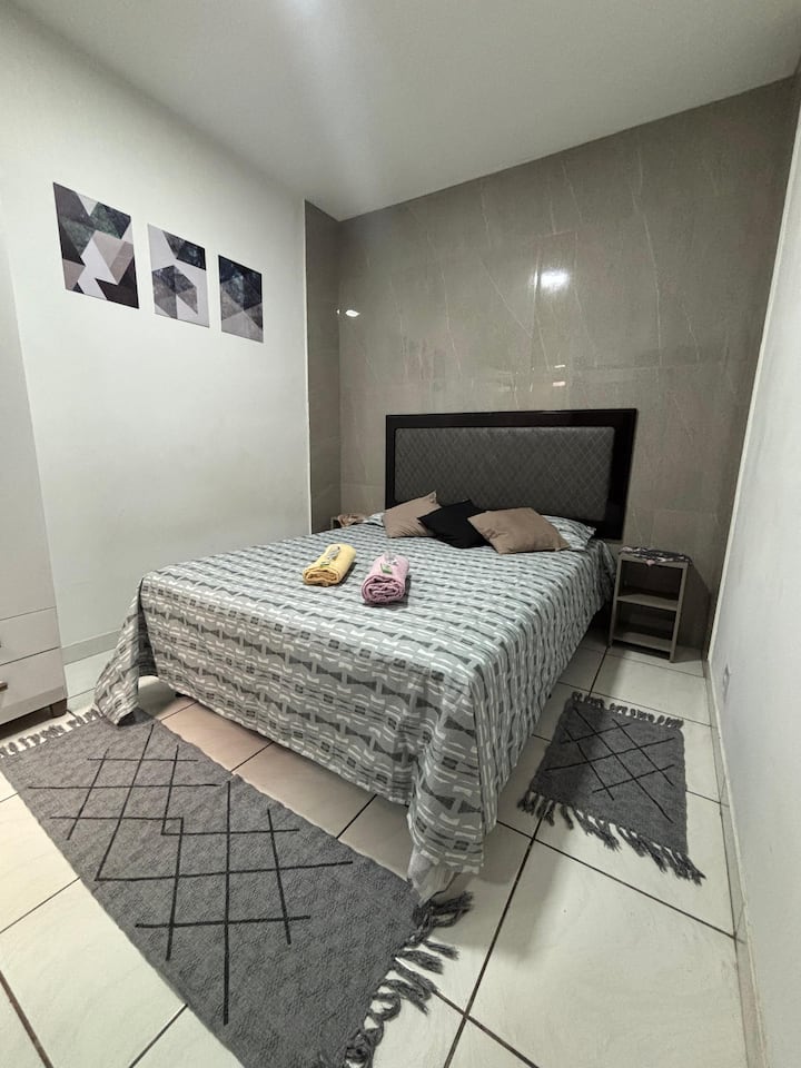 Apto. Aconchegante - 2 Qtos  No Coração De  B.h. - Belo Horizonte