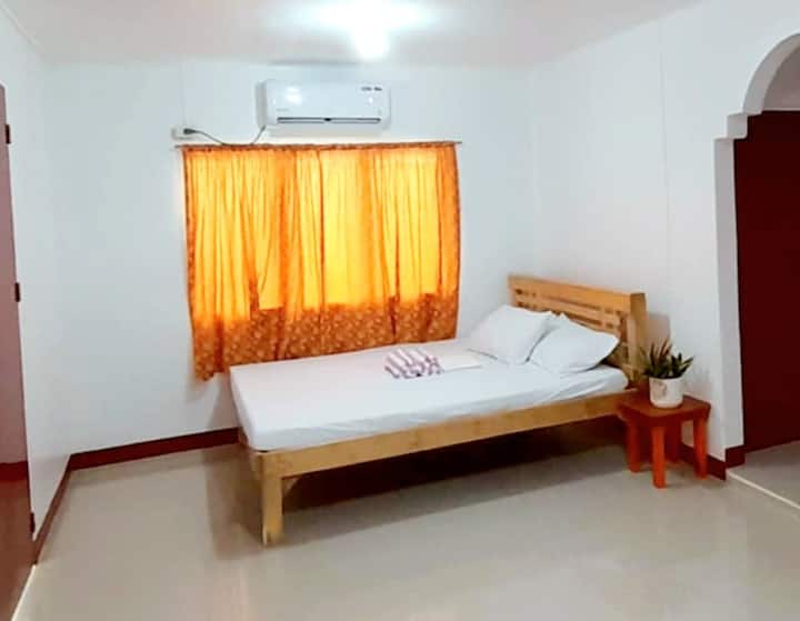 Guest House, 4-min Walk To The Beach - San Narciso