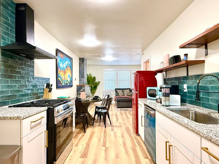 Monthly 4br Paseo Historic Place | Laundry| Dwntwn - Bricktown - Oklahoma City