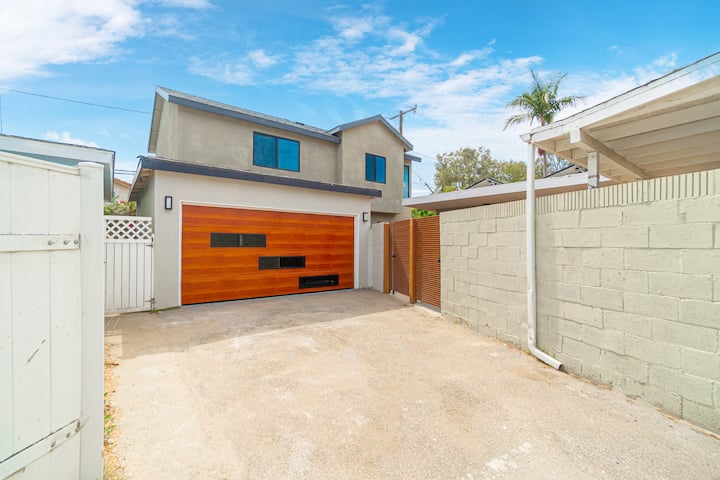 Modern Oasis In Central Torrance - Torrance, CA