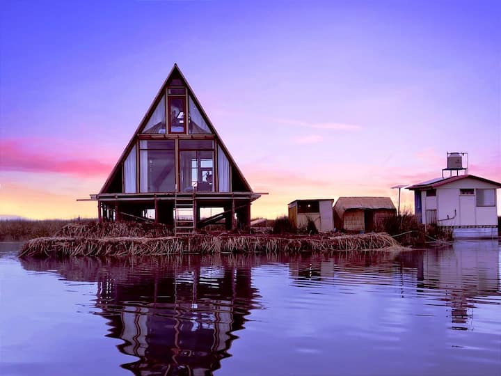 Los Uros Alojamiento - Puno