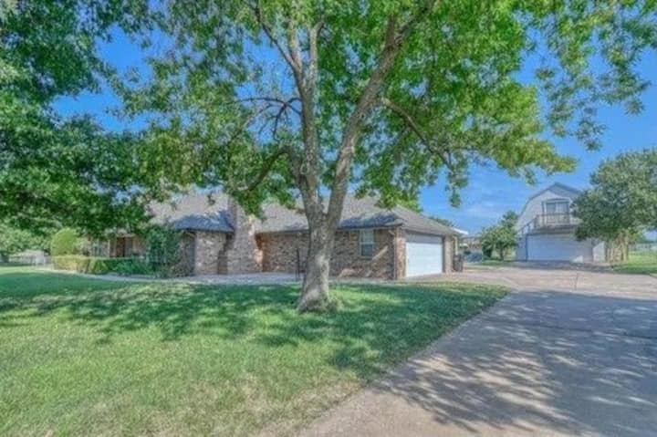 Just Like Home#15a:4bd/3ba Moore - Norman, OK