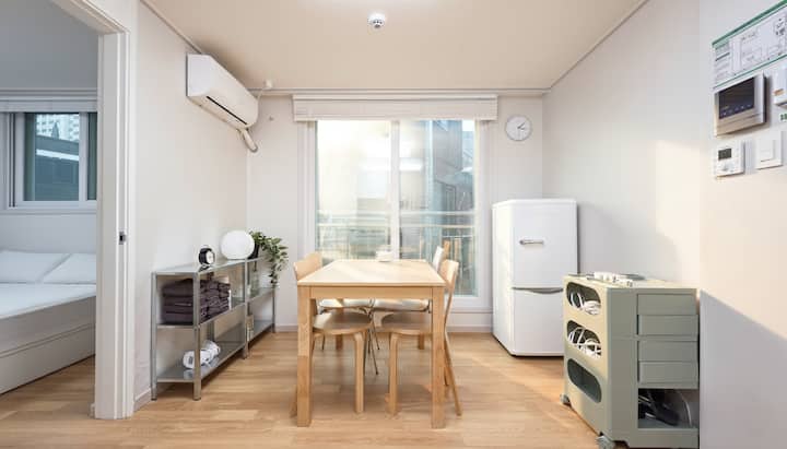 Quiet 2br Near Sangsu Station, Hongdae Area - South Korea