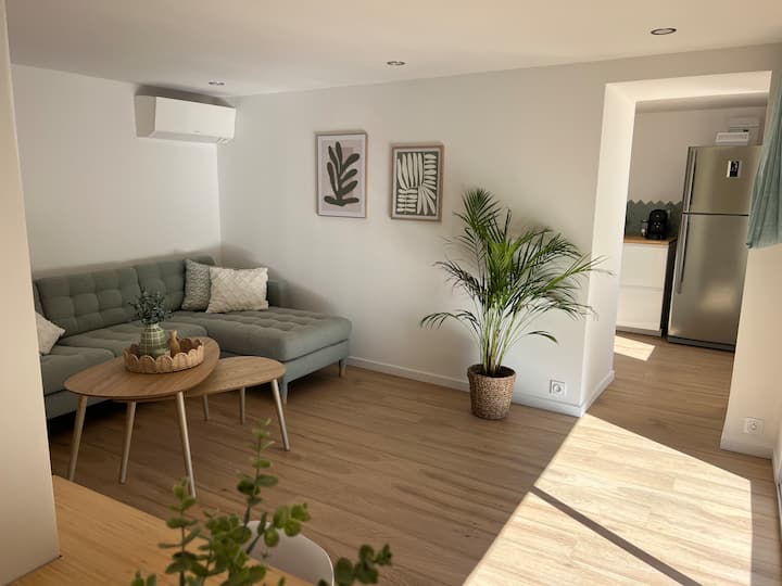 Rez-de-villa à Grasse Avec Terrasse Et Piscine - Grasse