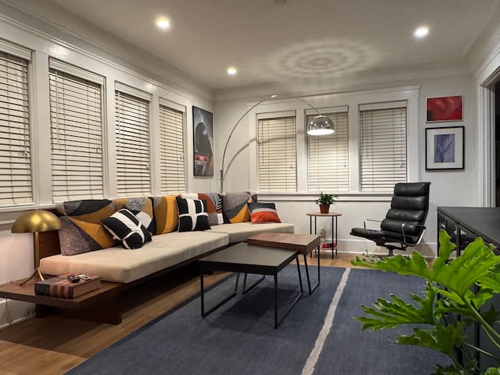 Secret Garden Home In The Heart Of Hollywood - Los Angeles, CA