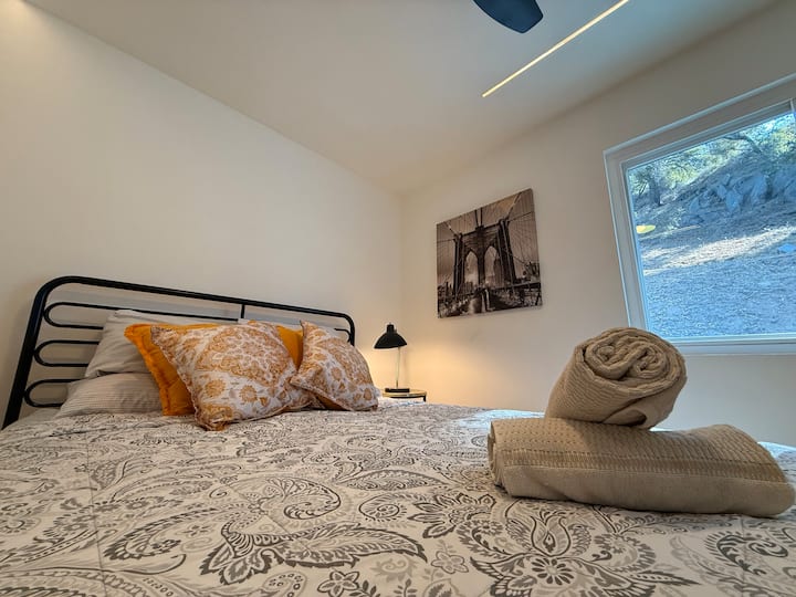 Private Room In A Lovely Area! - Valley Center, CA