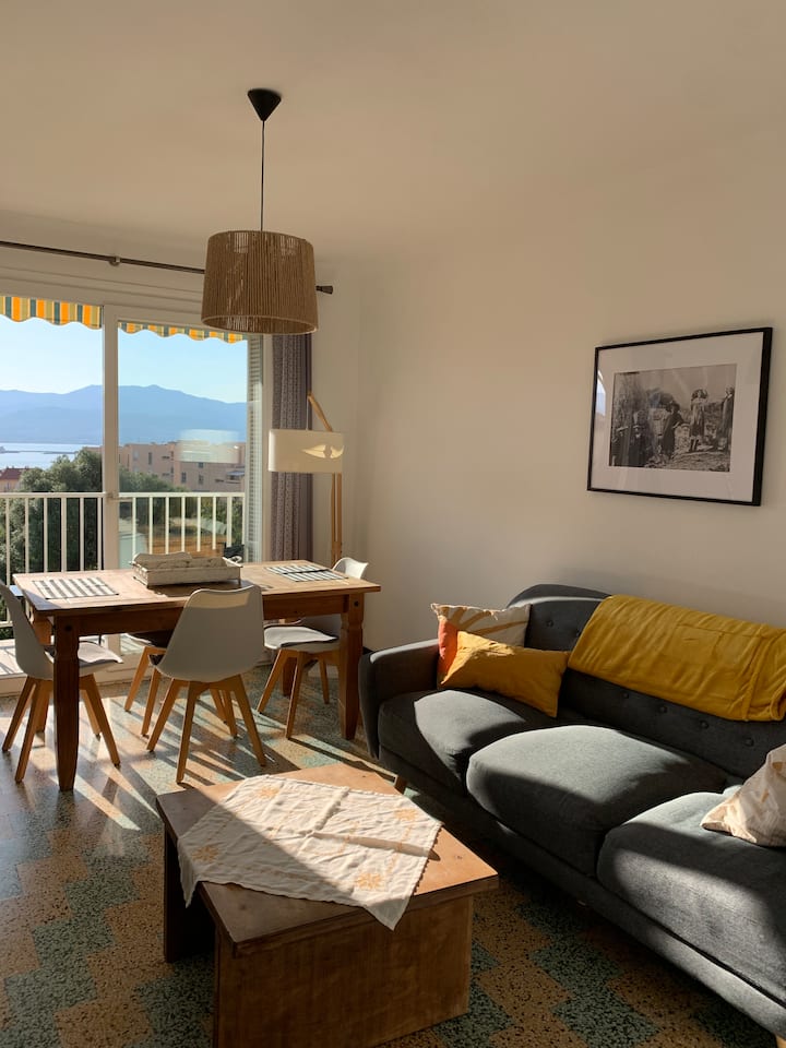 Charmant Appartement Fonctionnel Lumineux, Vue Mer - Alata