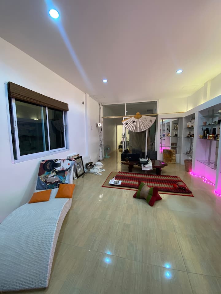 Jin Art Gallery - Ko Pha Ngan