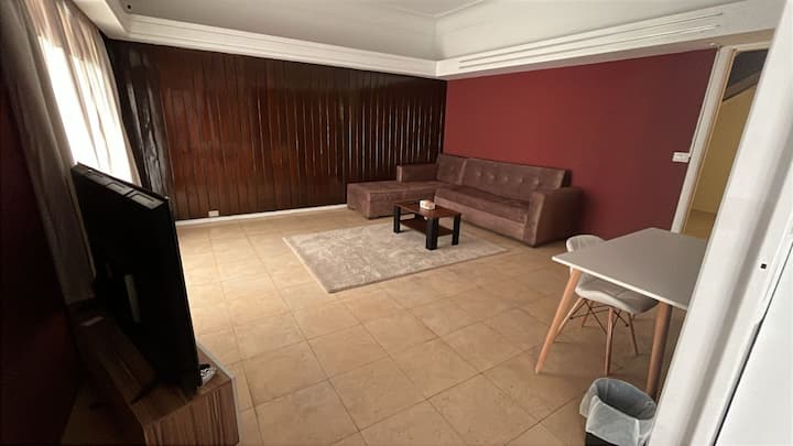 A Spacious Studio Apartment With Nice Terrace - Kairo