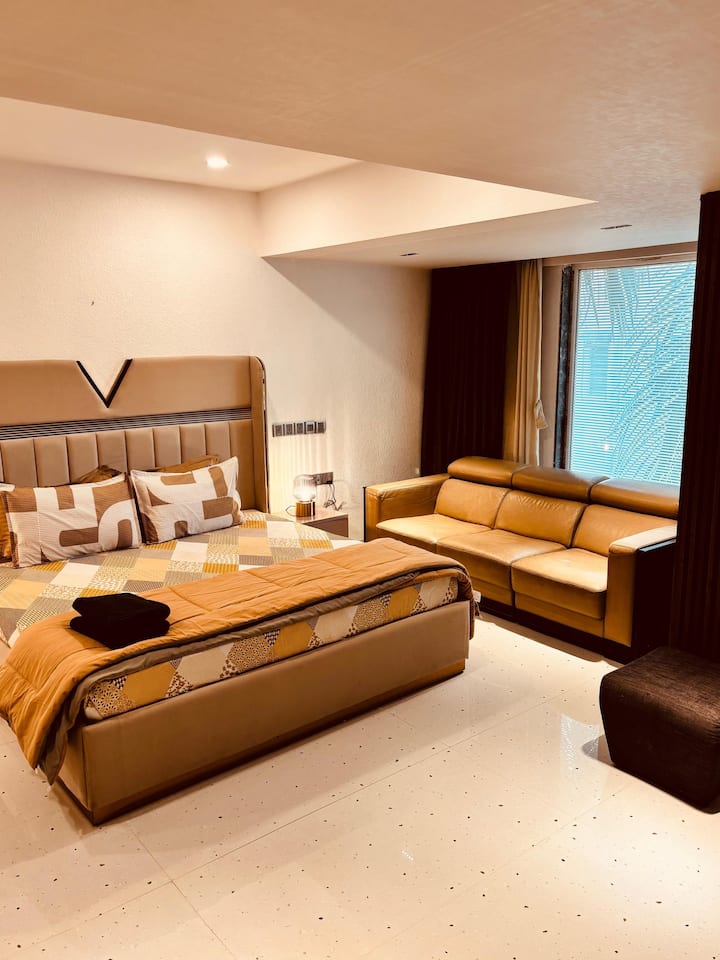 King Suite With Attached Kitchen - Mumbai