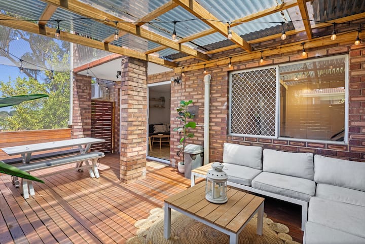 The Cozy Gem | 6 Min Drive To Scarbs Beach - Perth