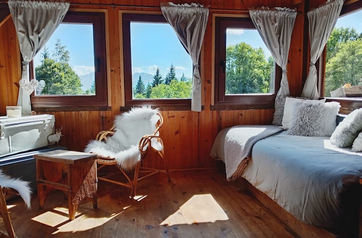 Chalet Le Pt'hibou 
Isolé Au Milieu Des Montagnes - Aiguebelle