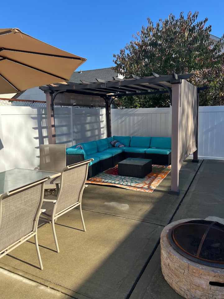 Charming 3br Escape & Backyard - New York John F. Kennedy Airport (JFK)