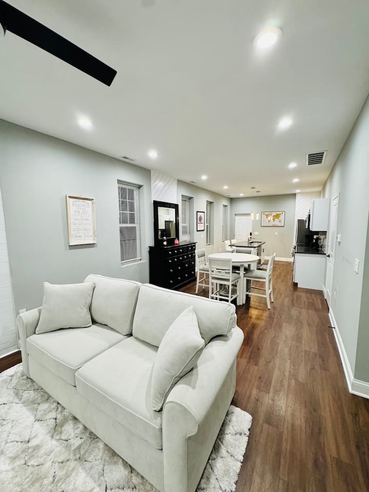 Luxurious, Spacious 365 Wilson D - Columbus, OH