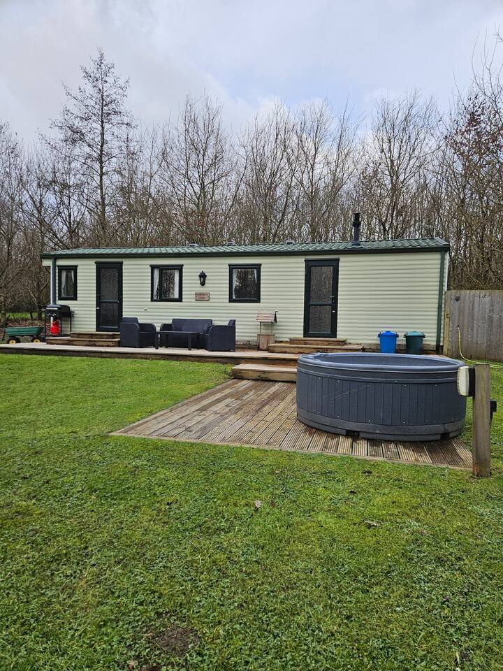Silver Birch Nabb Lane/hot Tub/near Alton Towers - Uttoxeter